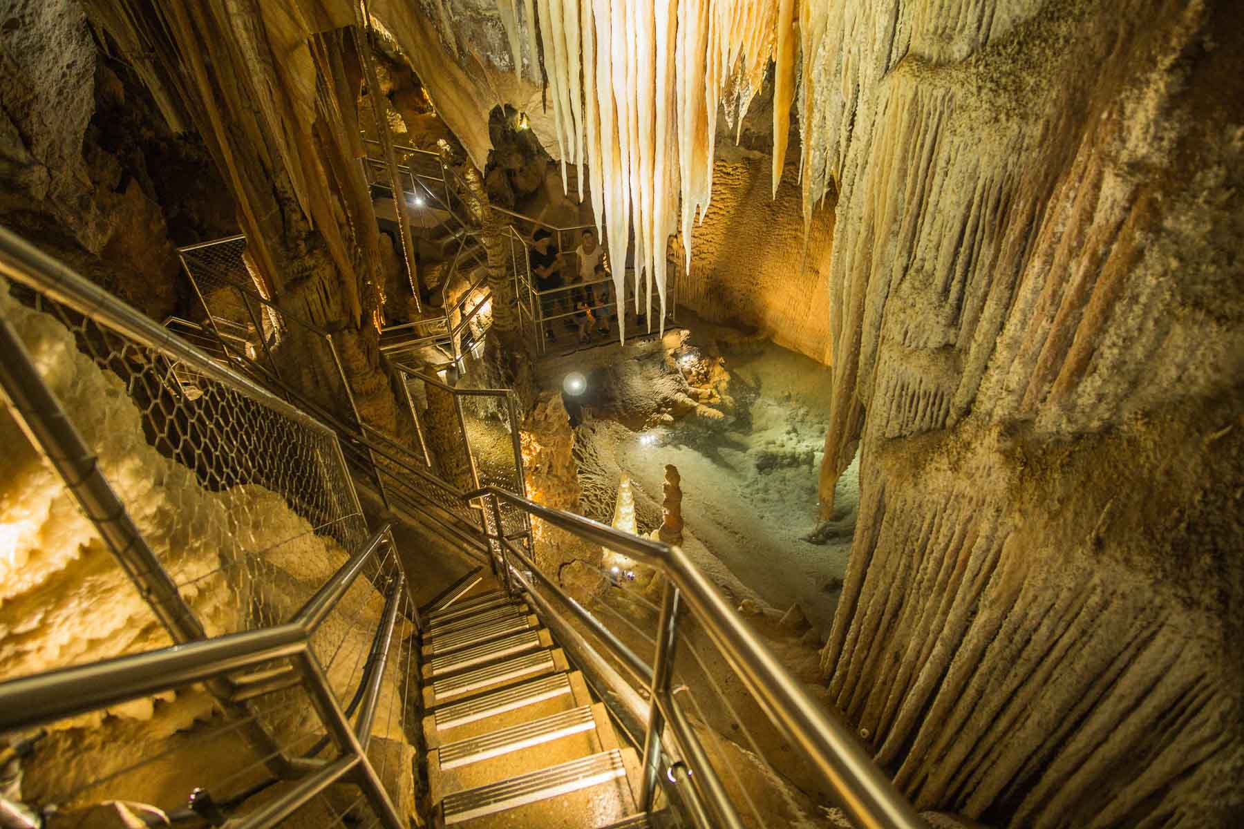 Exploring Jenolan Caves - Adventure Basics